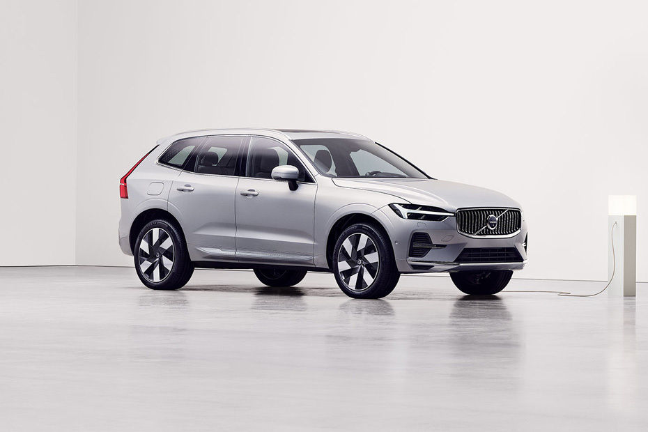 Volvo XC60 Videos - Watch First Drive & Road Test