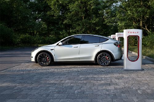 Tesla Enters Saudi Market with Launch Event in Riyadh on April 10